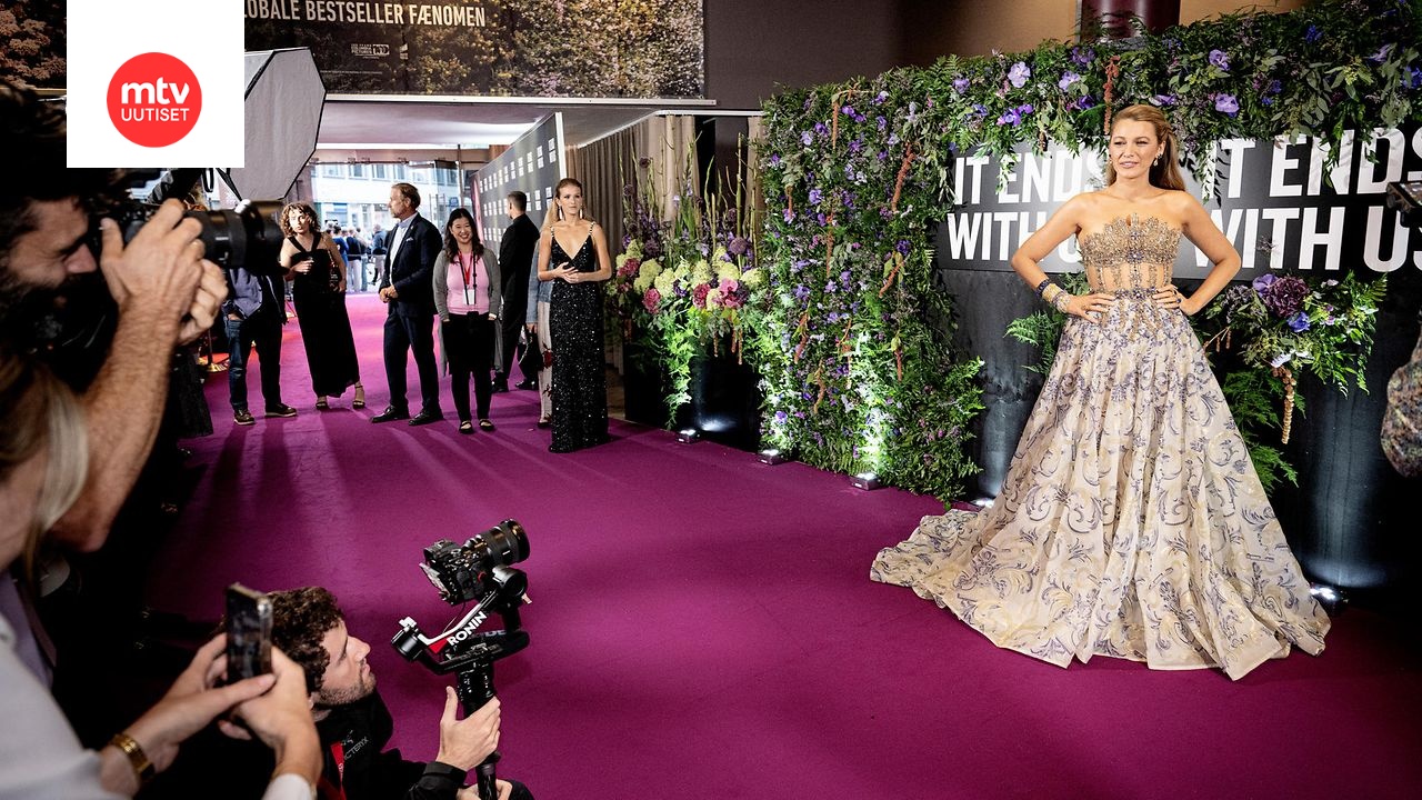 Hollywood-tähti Blake Livelyn upea kukkatyyli kerää katseita – näyttävä ...