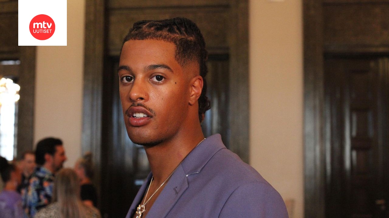 Isaac Sene suutelee somevideoillaan mysteerinaisen kanssa | MTV Uutiset