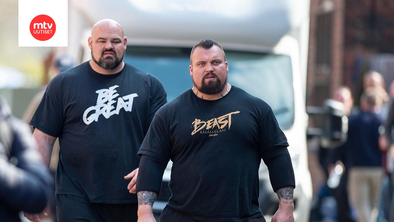 Voimamiehet Eddie Hall ja Brian Shaw vierekkäin lennolla | MTV Uutiset