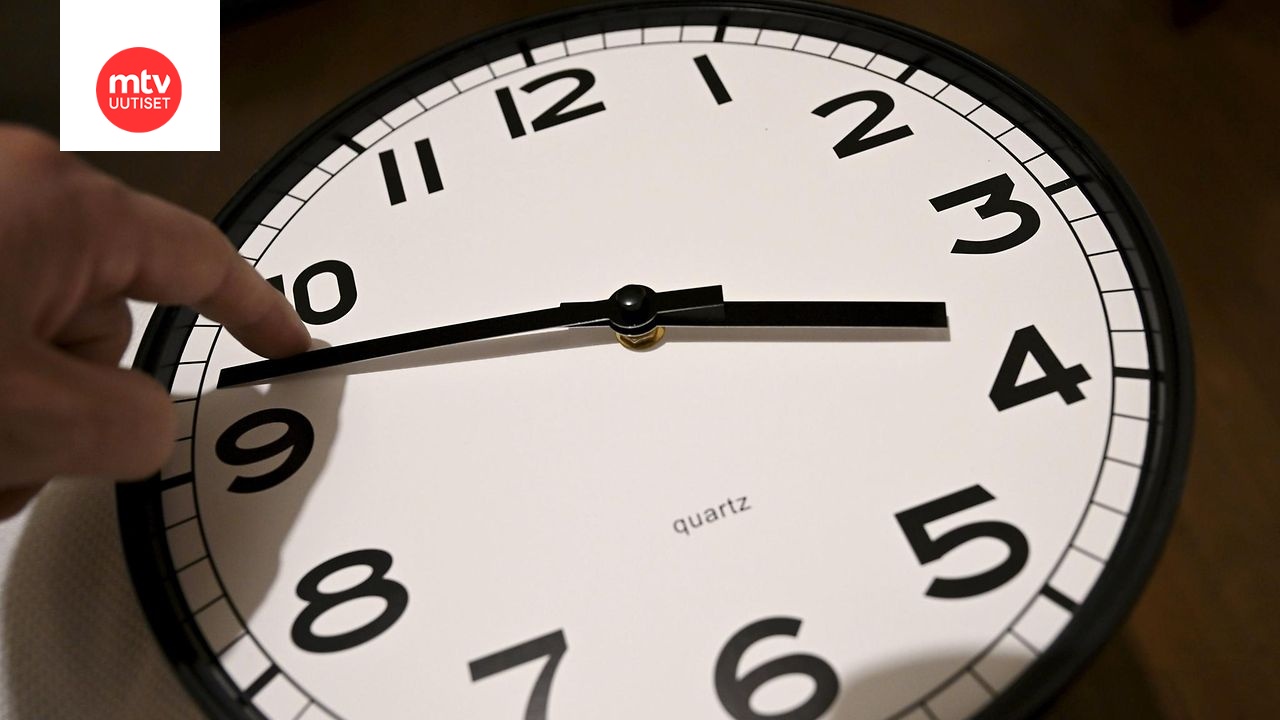 Kellotaulu aiheuttaa nuorissa jo pohdintaa | MTV Uutiset