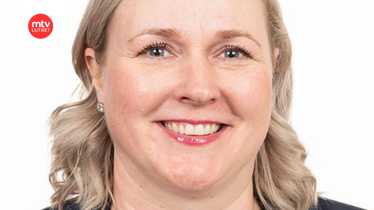 PS:n kansanedustaja Pia Sillanpää suuttui lasten kasvimaskeista | MTV ...