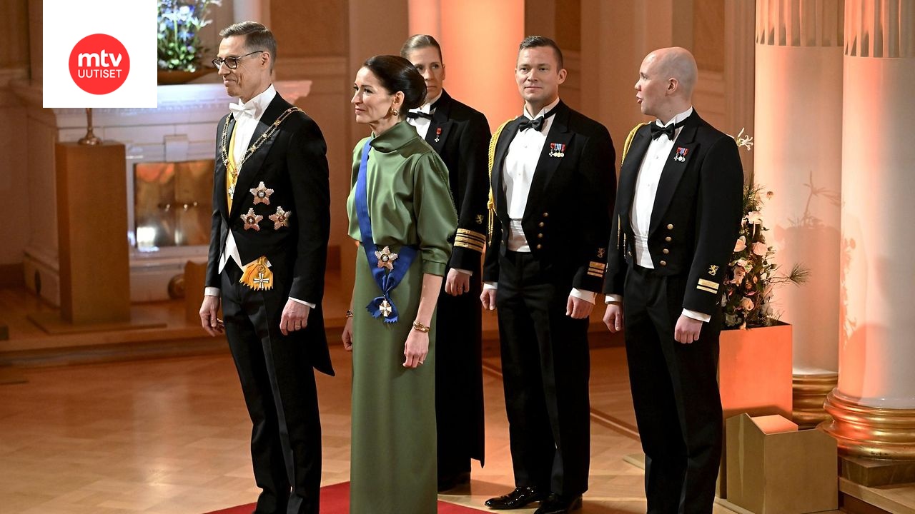 Tuhannet kerääntyivät seuraamaan itsenäisyyspäivän paraatia | MTV Uutiset