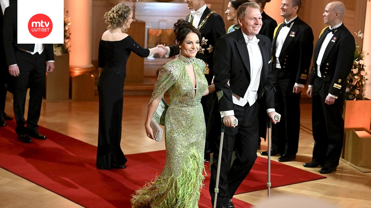 Katri Riihilahti säteili vihreässä, äitinsä suunnittelemassa ...