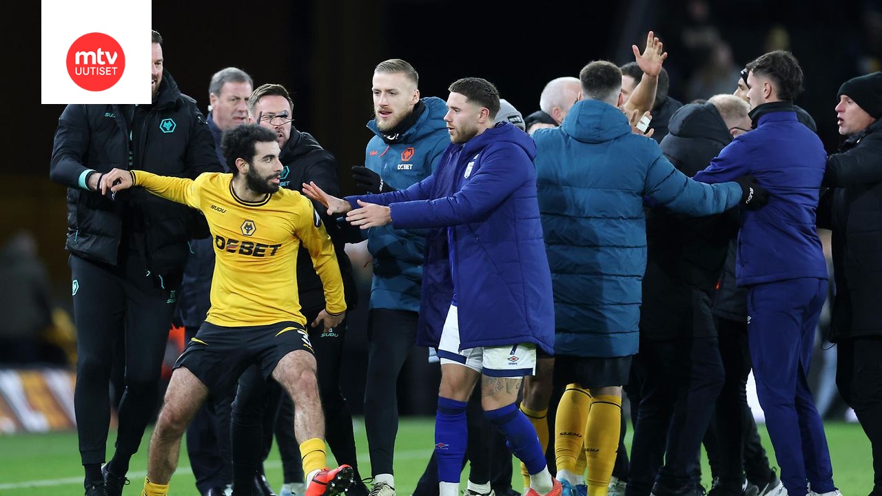 Wolverhampton erotti Gary O'Neilin kuohuttavan välikohtauksen jälkeen ...