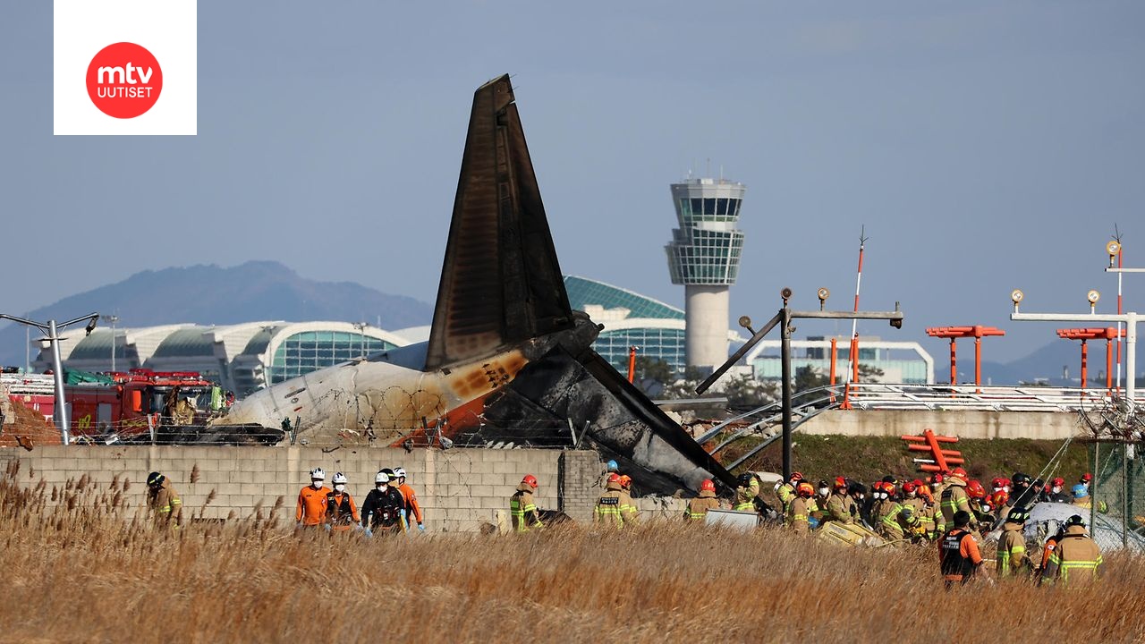 Etelä-Korean turmakoneen nosto maasta aloitettu | MTV Uutiset