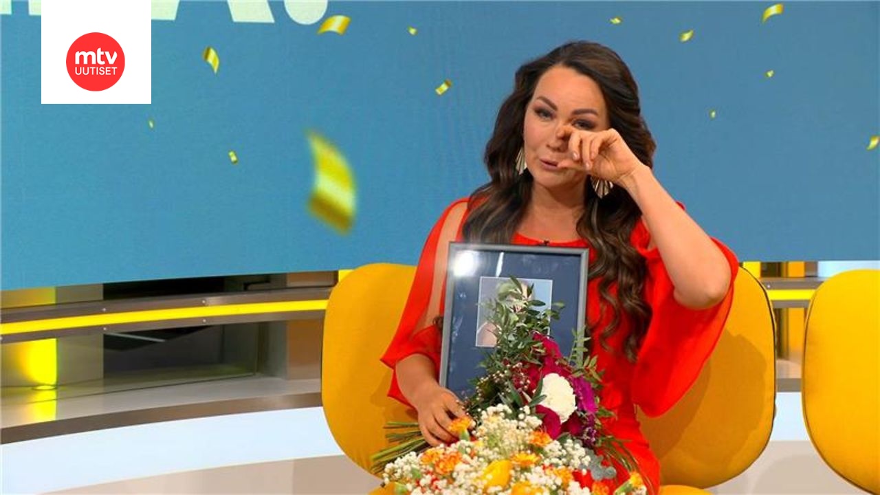 Saija Tuupanen yllätettiin suorassa lähetyksessä ja liikuttui kyyneliin | MTV Uutiset