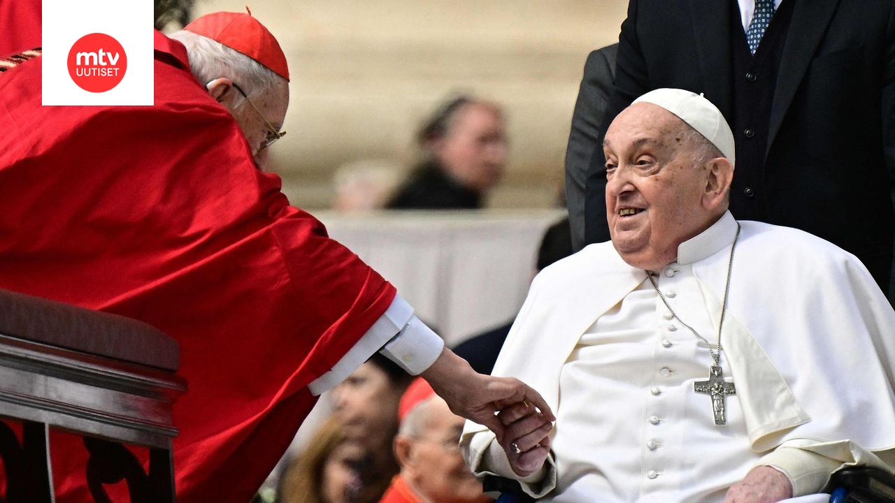 Paavi tapasi toipilaana ihmisiä Pietarinkirkon edustalla | MTV Uutiset