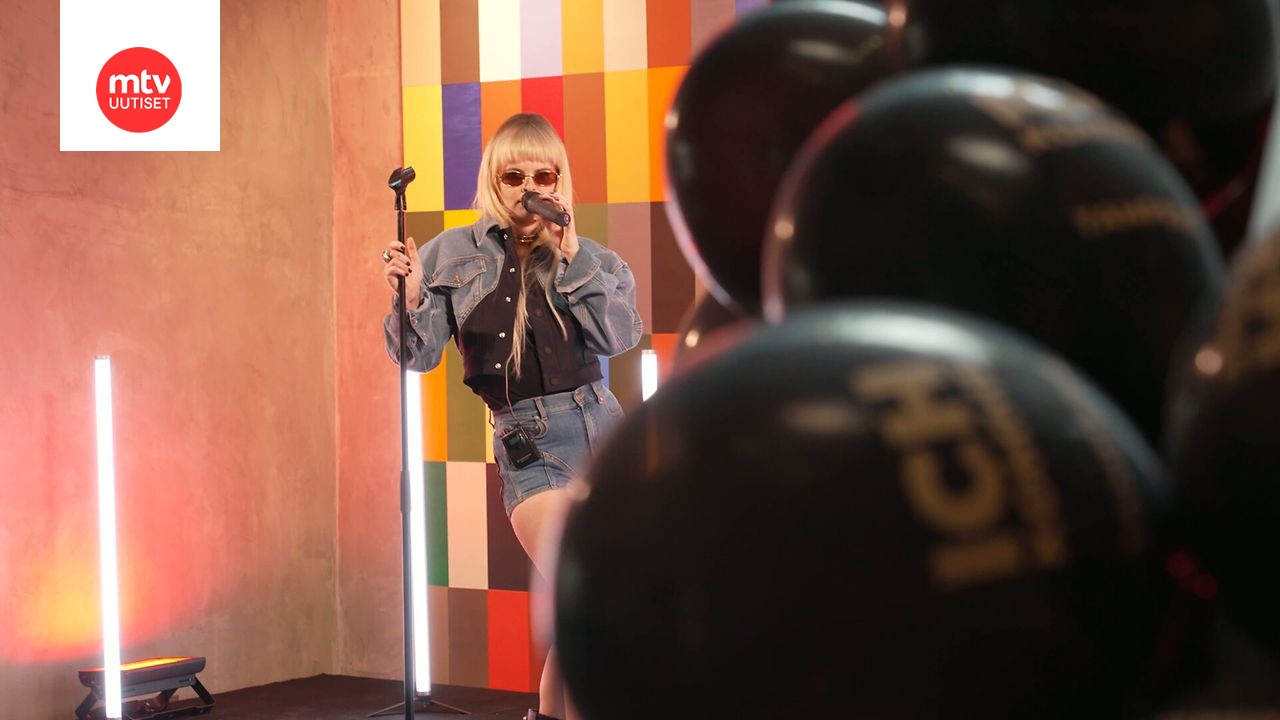 Erika Vikman tekee paljastuksen uudesta viisuvaatetuksestaan: "Maailmanluokan asu" | MTV Uutiset