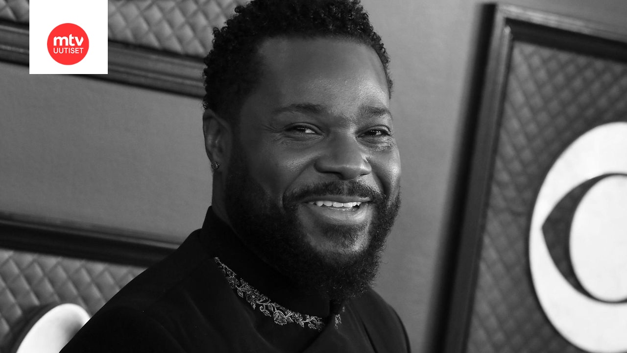 Näyttelijä Malcolm-Jamal Warner on kuollut | MTV Uutiset