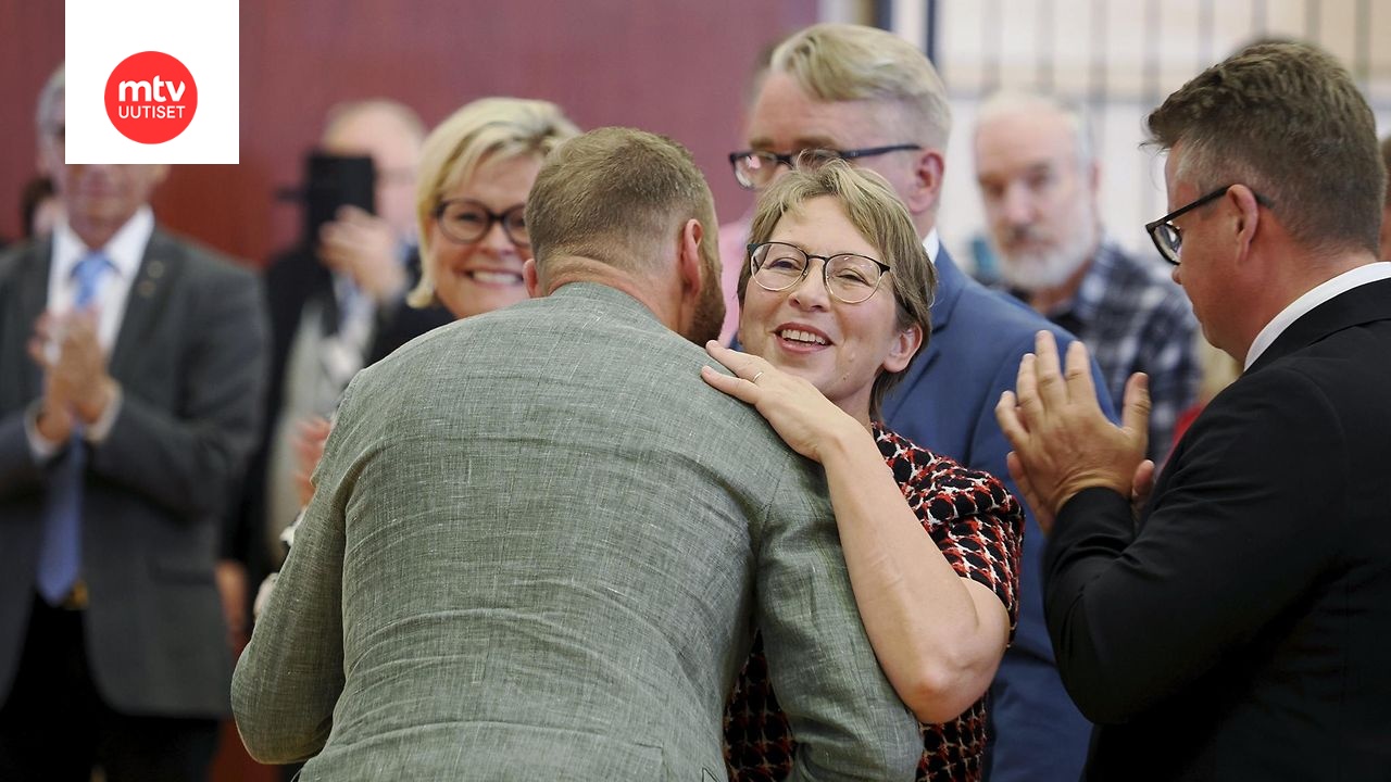 Sari Essayah valittiin jatkamaan KD:n puheenjohtajana | MTV Uutiset