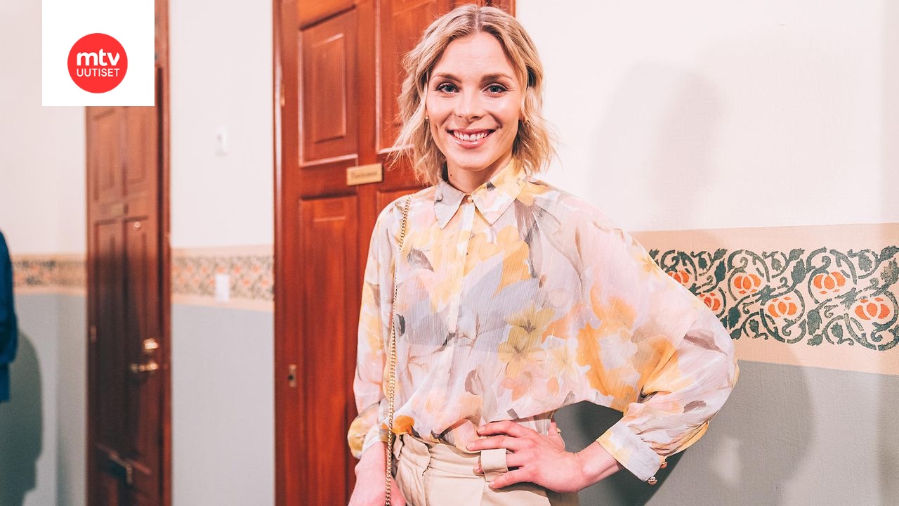 Laura Allonen julkaisi itsestään alastonkuvan | MTV Uutiset